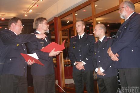 Ehrungen und Beförderungen bei der FF Travemünde