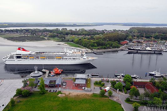 Kreuzfahrer MS Braemar eröffnet die Kreuzfahrtsaison